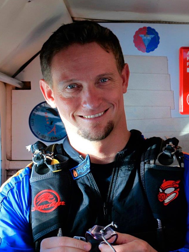 Équipe Adrenaline Xperience, école de parachutisme.